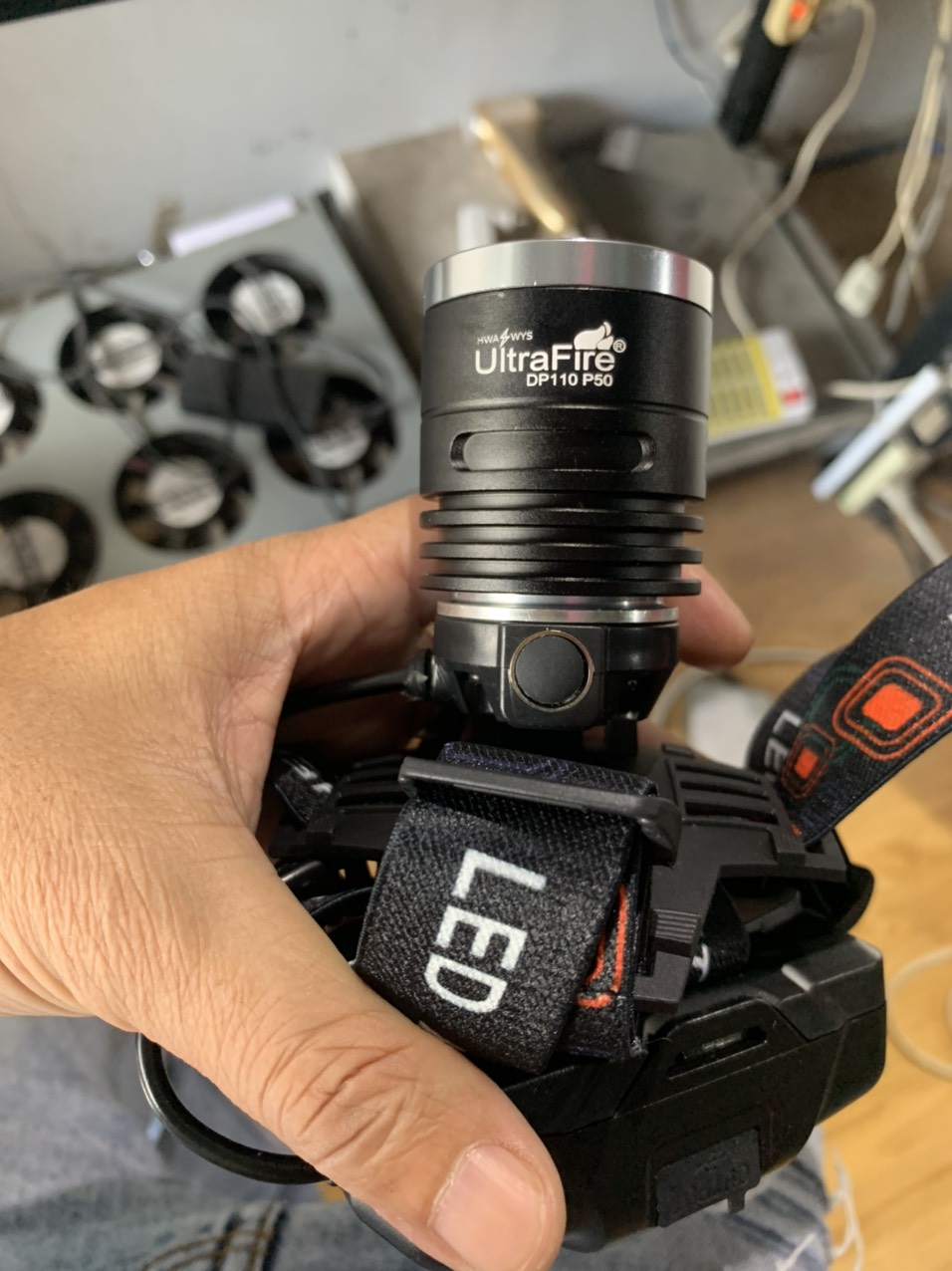 ĐÈN ĐEO TRÁN ULTRAFIRE-P50 - Cửa Hàng Đèn Pin Siêu Sáng Phú Nhuận